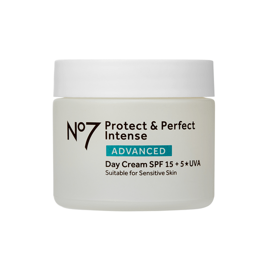Köp No7 Protect & Perfect Intense Advanced Day Cream SPF15 50 ml - på ...